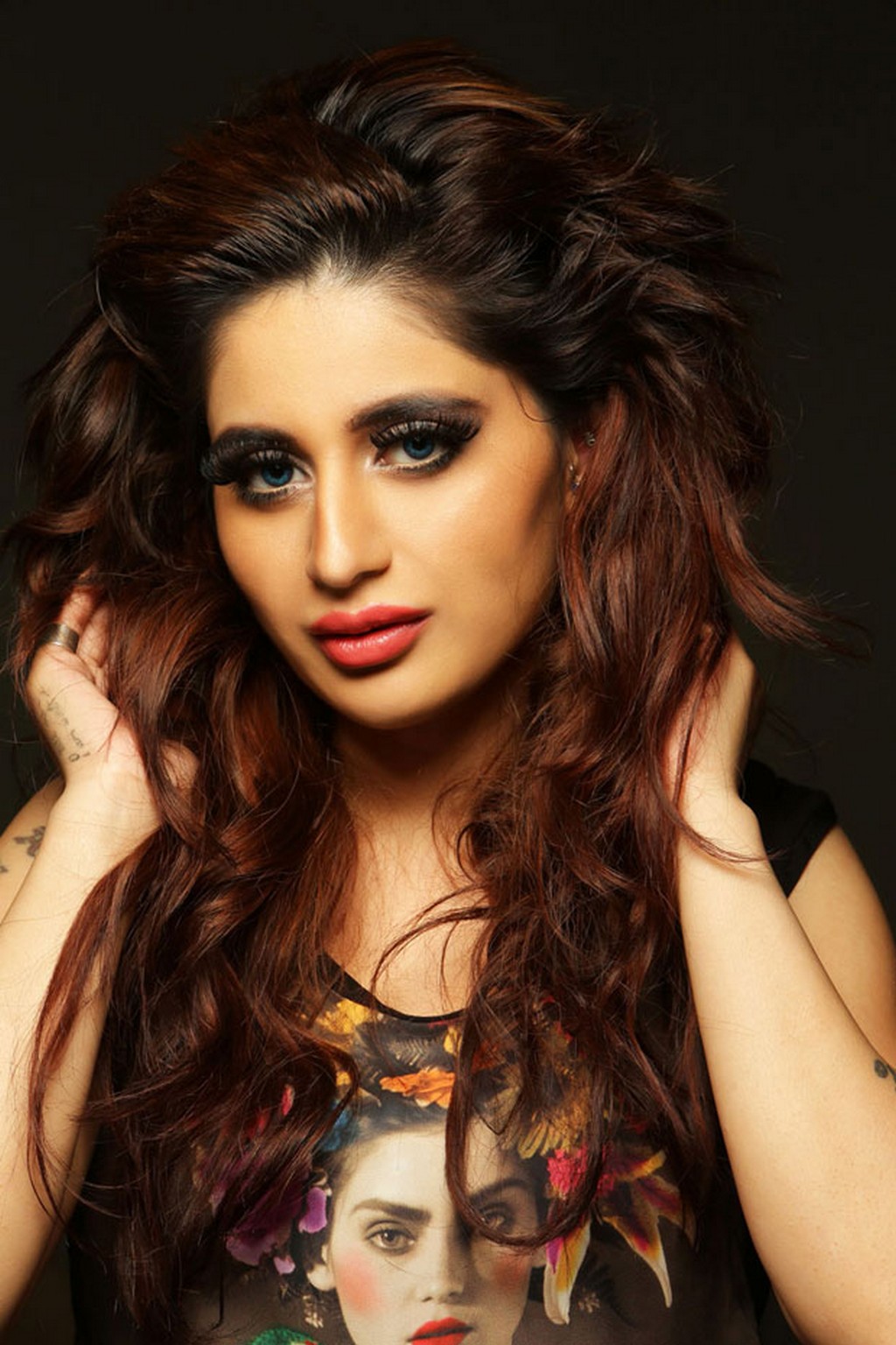 Alisa Khan's Instagram, Twitter & Facebook on IDCrawl