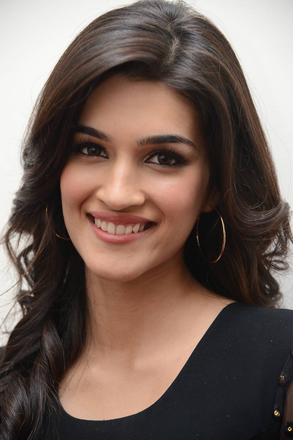 Kriti sanon beautiful face | Kriti sanon | Pinterest | Faces and Beautiful