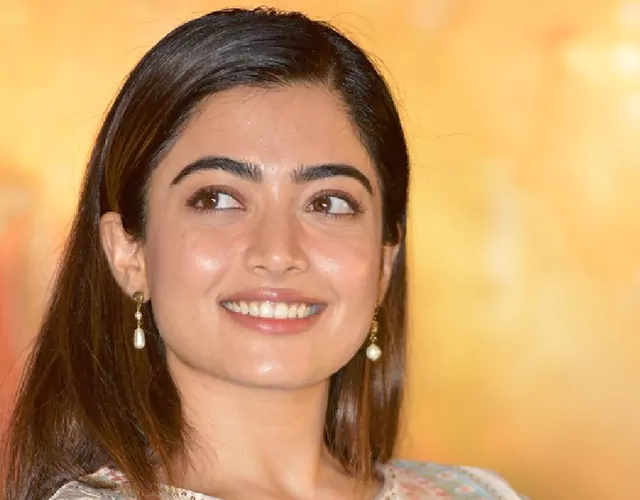 Rashmika Mandanna Poses | Poses Of Rashmika Mandanna | Rashmika ...