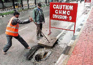 జీహెచ్‌ఎంసీ కార్మికుల సమ్మె... ముక్కులు మూసుకోవాలి.. | ghmc greater ...