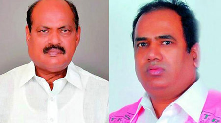 టీఆర్ఎస్ ఎమ్మెల్యే, ఎమ్మెల్సీ కొట్లాట.. ఫొటో కోసం | MLA Bajireddy ...