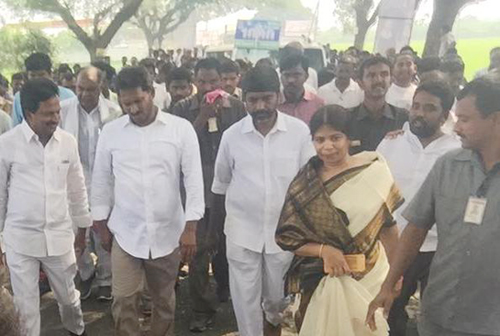 రాధా మంటలో ఆజ్యం పోస్తున్న జగన్.... | jagan| jagan padayatra| jagan ...