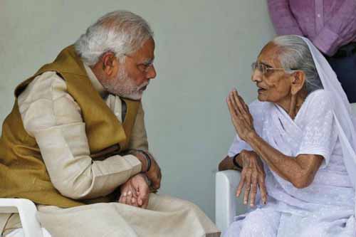 అమ్మ కోసం మోడీ యోగా బ్రేక్.. | pm modi| modi meer mother| modi skipped ...