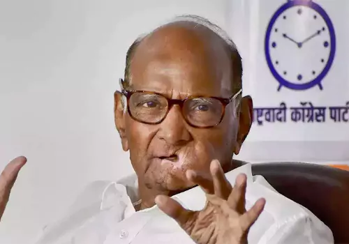 మహా సంక్షోభానికి పవార్ దూరం .. దేనికి సంకేతం? | what is the indication ...