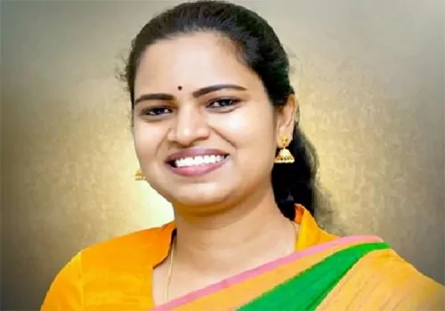 చిలకలూరిపేటలో స్థల వివాదం...విడదల రజిని మామపై ఫిర్యాదు | Former ...