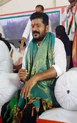 కంటతడి పెట్టిన పీసీసీ చీఫ్ రేవంత్ రెడ్డి.. | tpcc chief revanth reddy ...
