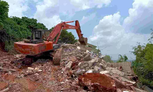 అబ్రకాదబ్రా.. మాయమైన రుషి కొండ.. ఆ మాంత్రికుడు ఎవరంటే? | rushokonda ...
