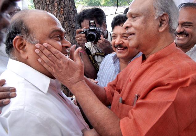 దారి మార్చుకున్న కారు | Car Ready For Show| TRS Election Symbol| K ...