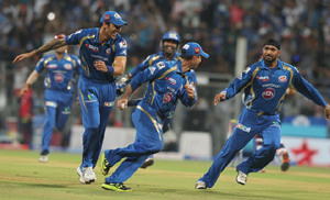 ఢిల్లీ డేర్ డెవిల్స్ పై ముంబై ఇండియన్స్ విజయం | IPL-6 Mumbai Indians ...