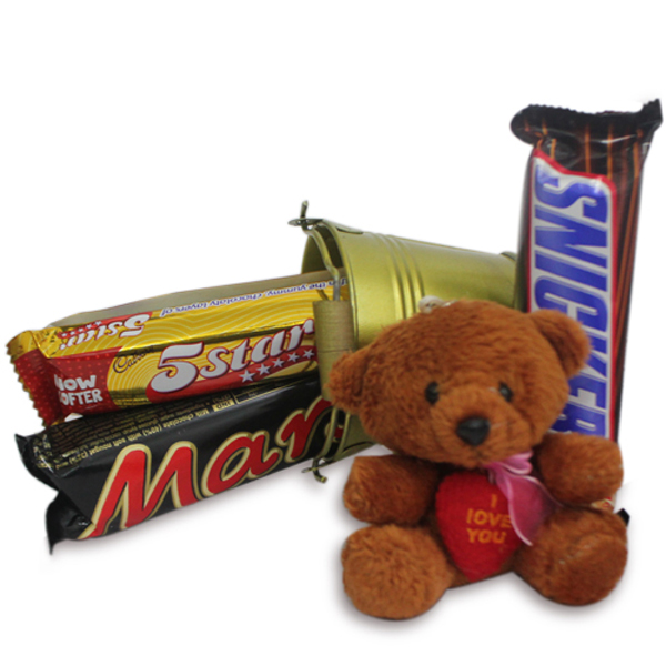 Amazing-Chocolate-Bucket | This-hamper-includes-a-55-gms-snicker,-47 ...