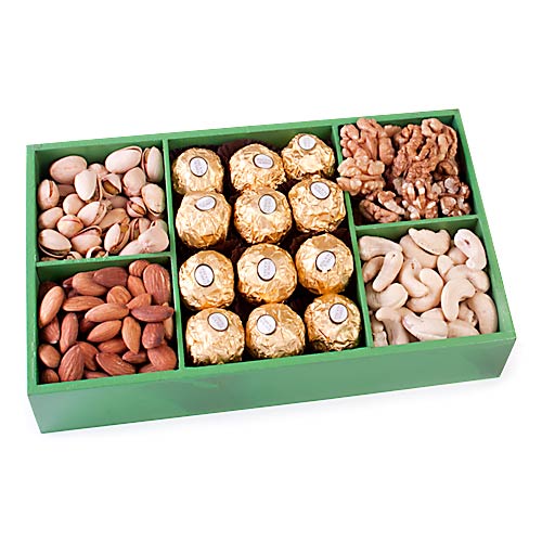 Box-Of-flavors | Get-a-box-of-200-grams-each-of-cashew,-almonds,-pi